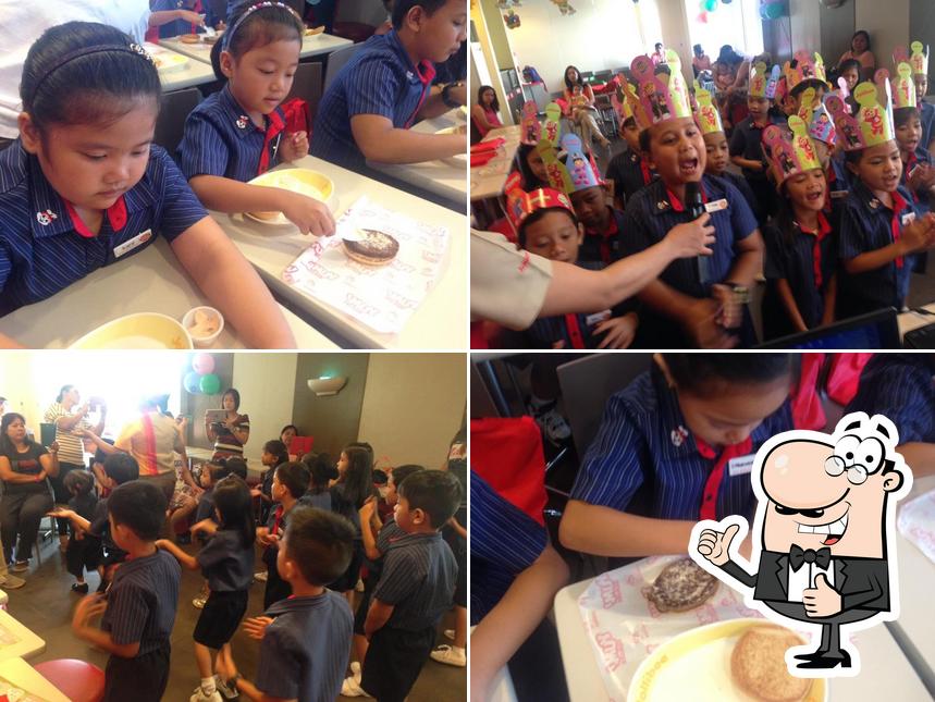 Jollibee Tanauan Crossing Mini Managers camp 2016 restaurant, Quezon ...