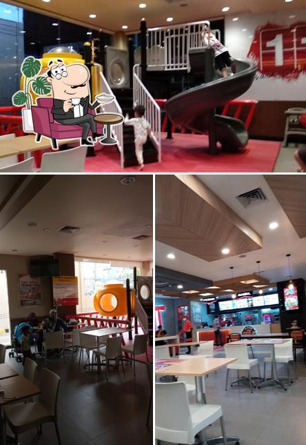 KFC MT Haryono Semarang restaurant, Semarang, Jl. MT. Haryono No.884 ...