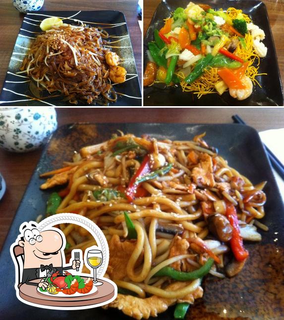 Wok Wok, 18 Putney High St in London - Restaurant menu and reviews