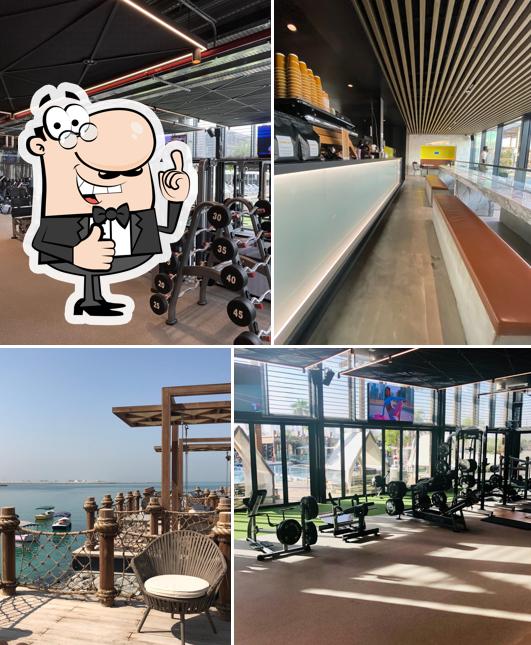 Train Beach Club, Dubai, LaMer beach - 2 A St - Restaurant reviews