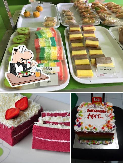 Esthy Cake & Bakery PUSAT, Tamanmartani - Opiniones del restaurante