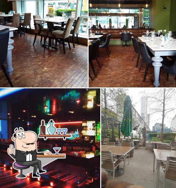 Capeesh, 4 Pan Peninsula Square in London - Restaurant menu and reviews
