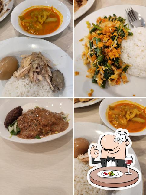 Gudeg Batu Tulis restaurant, North Jakarta, Jl. Boulevard raya blok FX1 ...