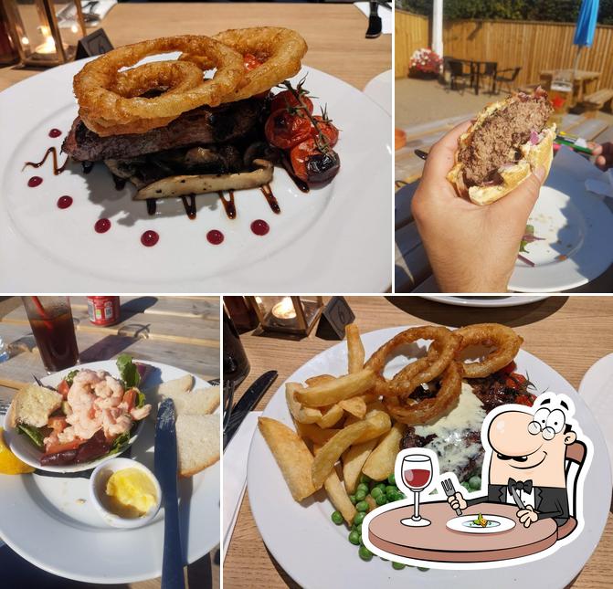 The New Wheel Inn, Lymington - Restaurant menu, prices and reviews