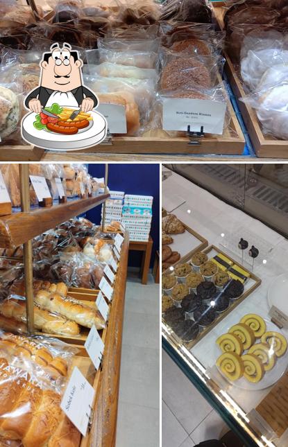 Jawara Roti & Kue Sun Plaza, Medan - Restaurant menu, prices and reviews