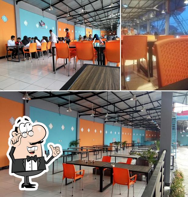 Restoran Perahu Layar restaurant, Cibeber I, Jalan Raya Leuwi Liang ...