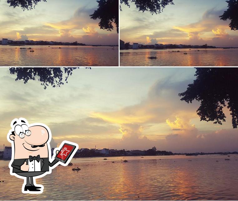 Tony Riverside cafe, Ho Chi Minh City - Restaurant reviews