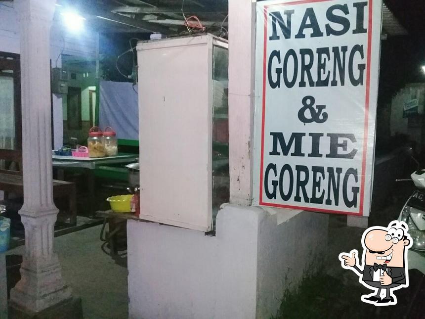 Nasi Goreng Dan Mie Goreng Pak Padi restaurant, Sumberagung