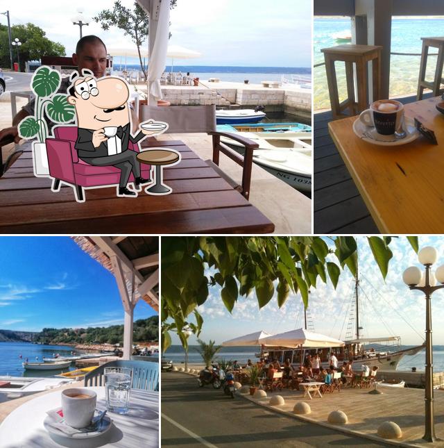 Top 5 restaurants with outdoor seating in Jasenice, november 2025 - Restaurant Guru