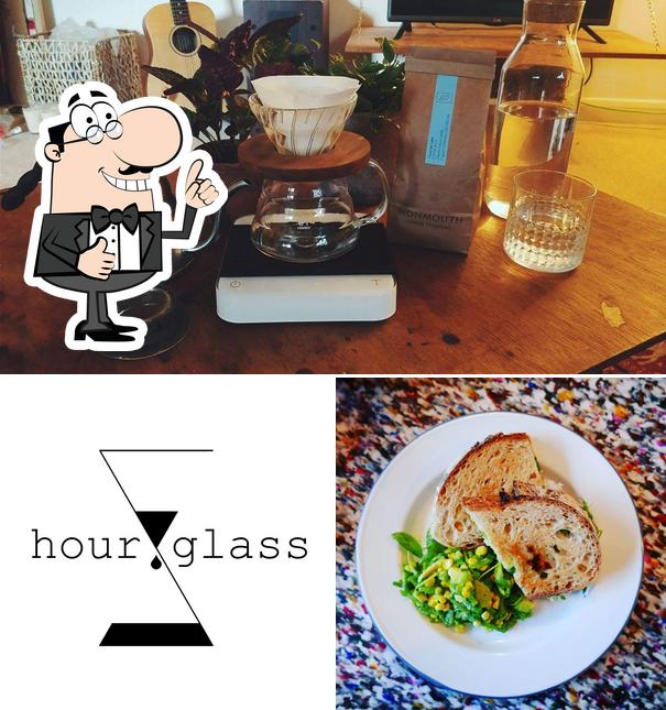 Hourglass Coffee, Flat 3, 111 Matthias Rd in London - Restaurant reviews