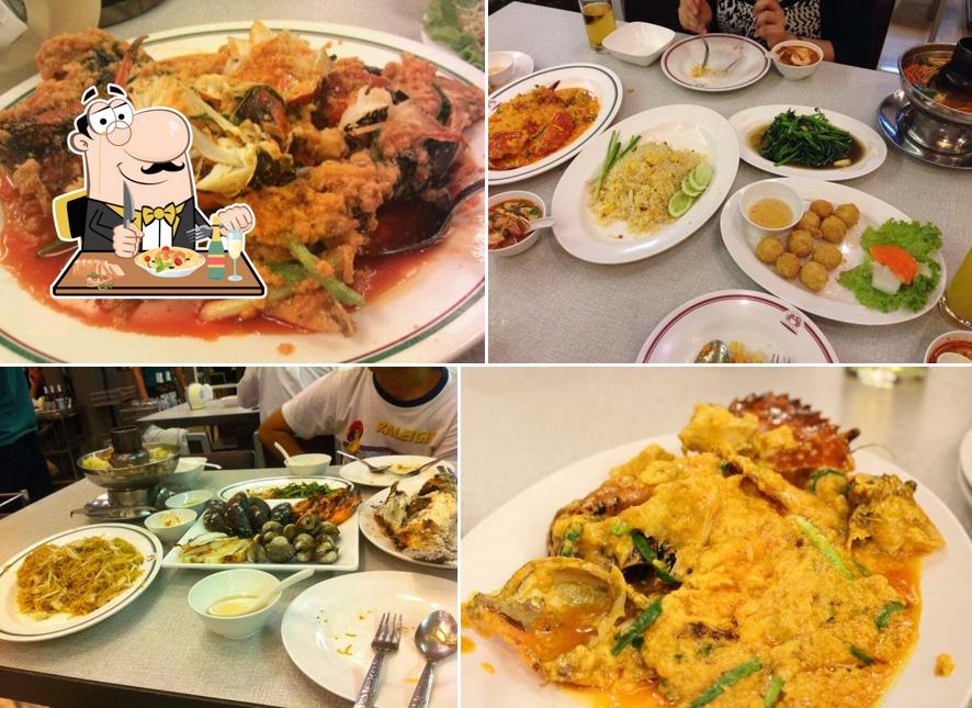 Somboon Seafood, Bangkok - Restaurant menu, prices and reviews