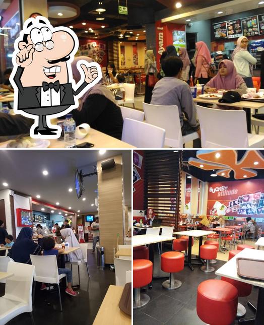 KFC cafe, Padang, Jalan PEMUDA KOMP. PLAZA ANDALAS - Restaurant reviews