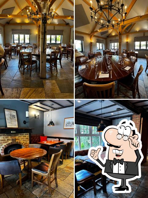 Pub y bar Half Moon, Windlesham, Windlesham - Opiniones del restaurante