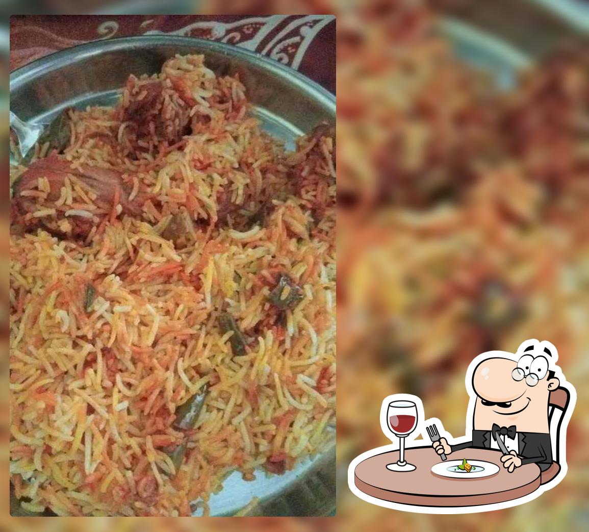 Muradabadi And Hyderabadi Ki Mashoor Chicken Biryani, India ...
