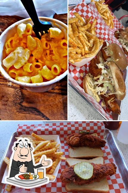 Angry Chickz, 5044 N West Ave in Fresno - Restaurant menu and reviews