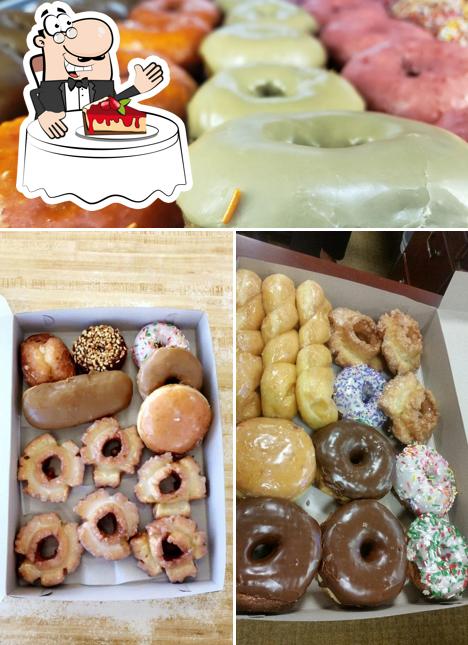Moon Donuts in Redondo Beach - Restaurant menu and reviews