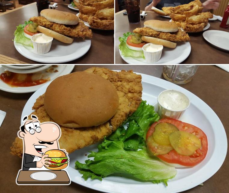 PT's in Oak Grove - Restaurant reviews