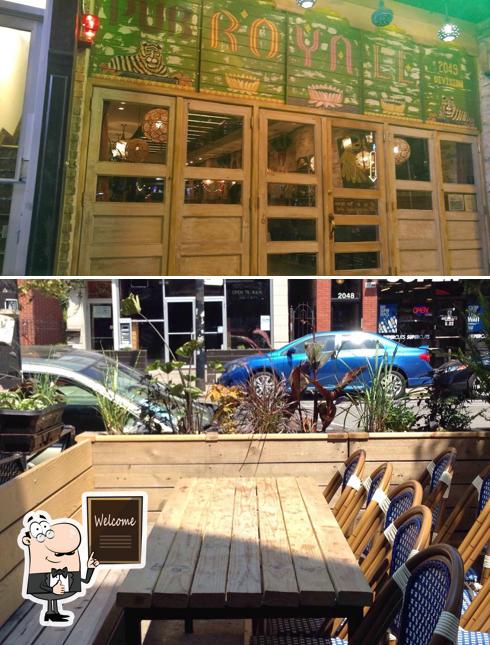 Pub Royale, 2049 W Division St in Chicago - Restaurant menu and reviews
