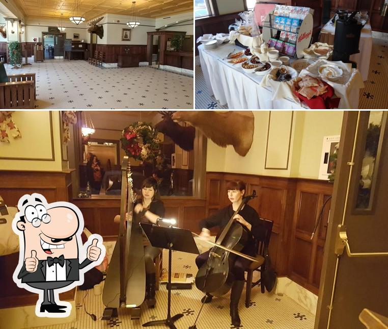 Hotel Selkirk, 1920 St in Edmonton - Restaurant reviews