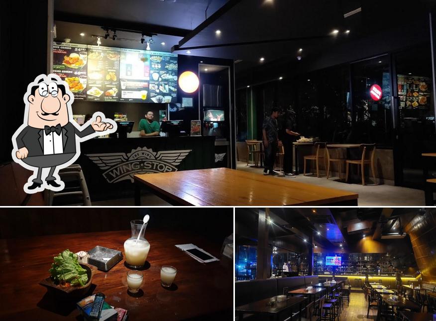 Holywings pub & bar, Surabaya, Jl. Boulevard Famili Utara No.8 ...