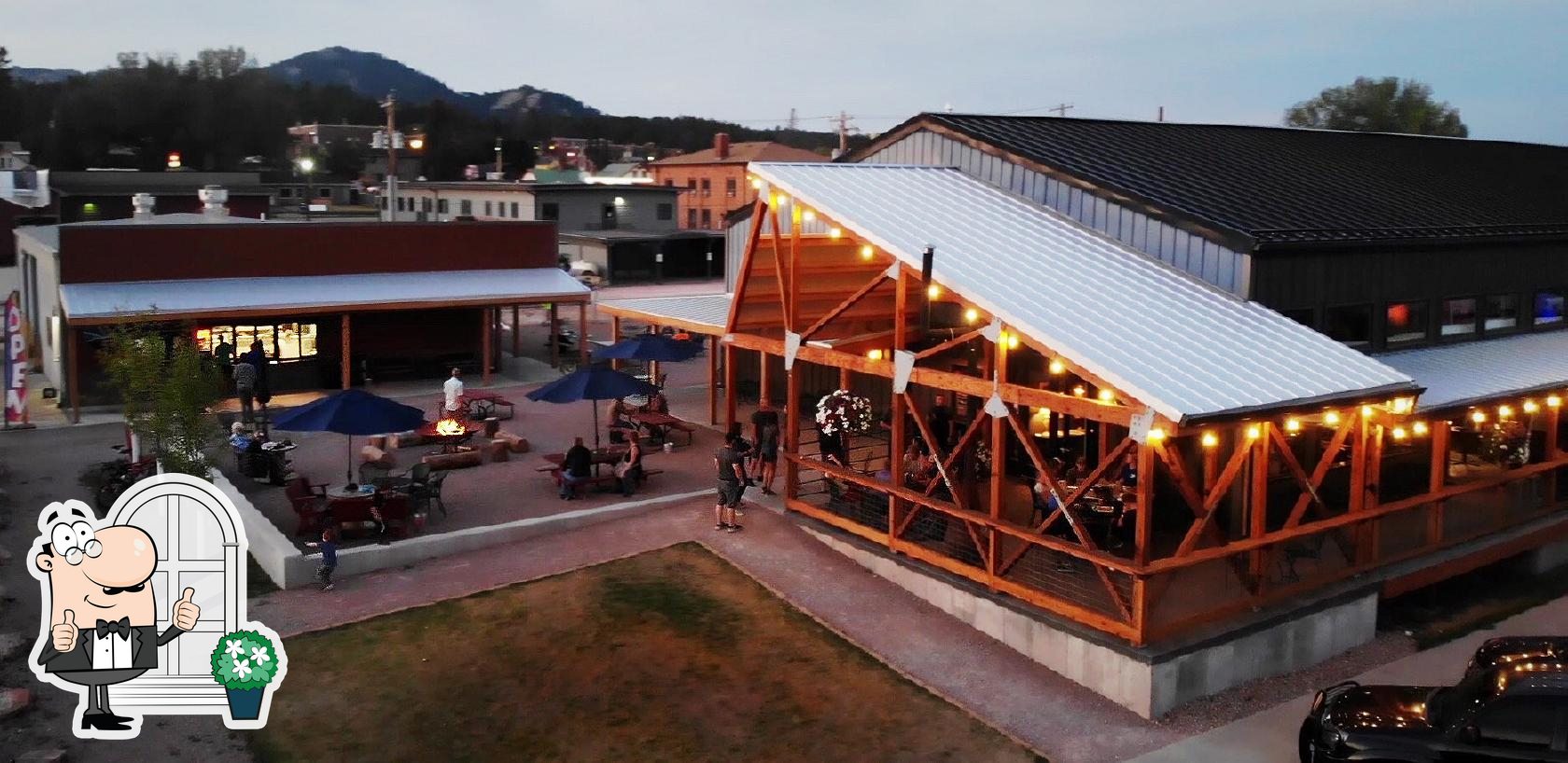 Find the best place to eat in Custer, winter 2024 - Restaurant Guru