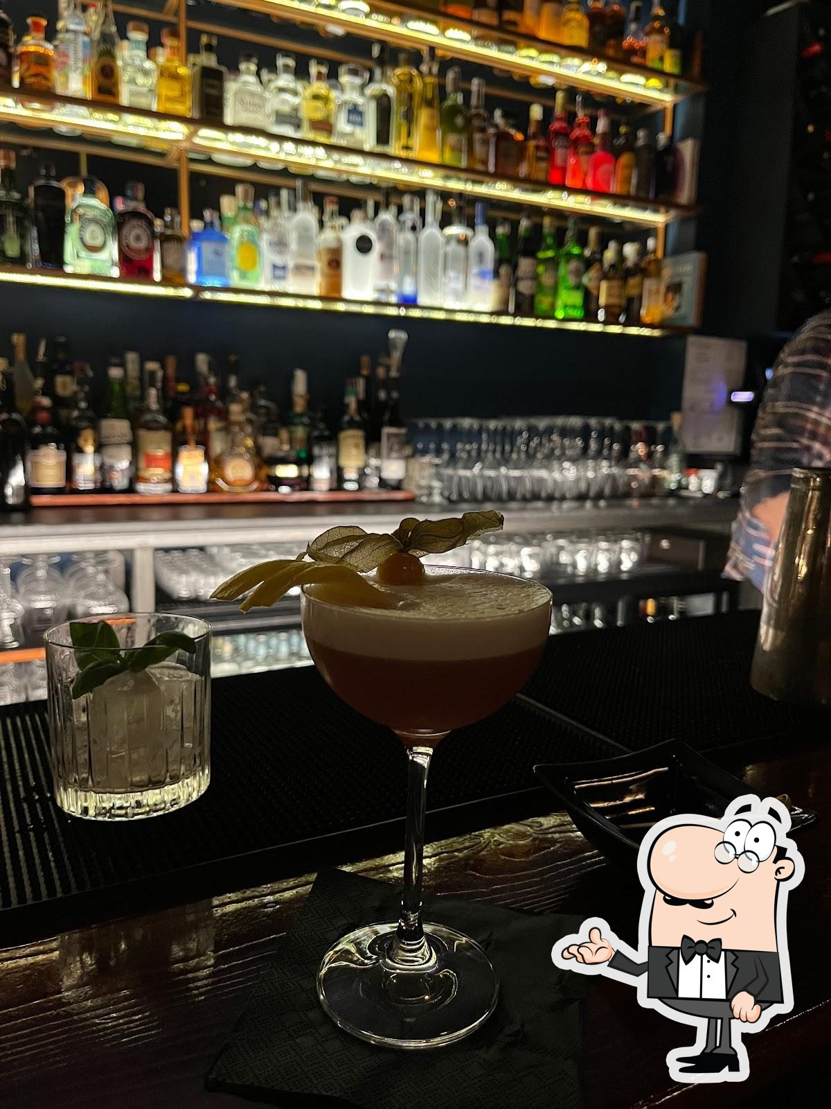 Craft Cocktails Delight in Bucharest's Best Spots