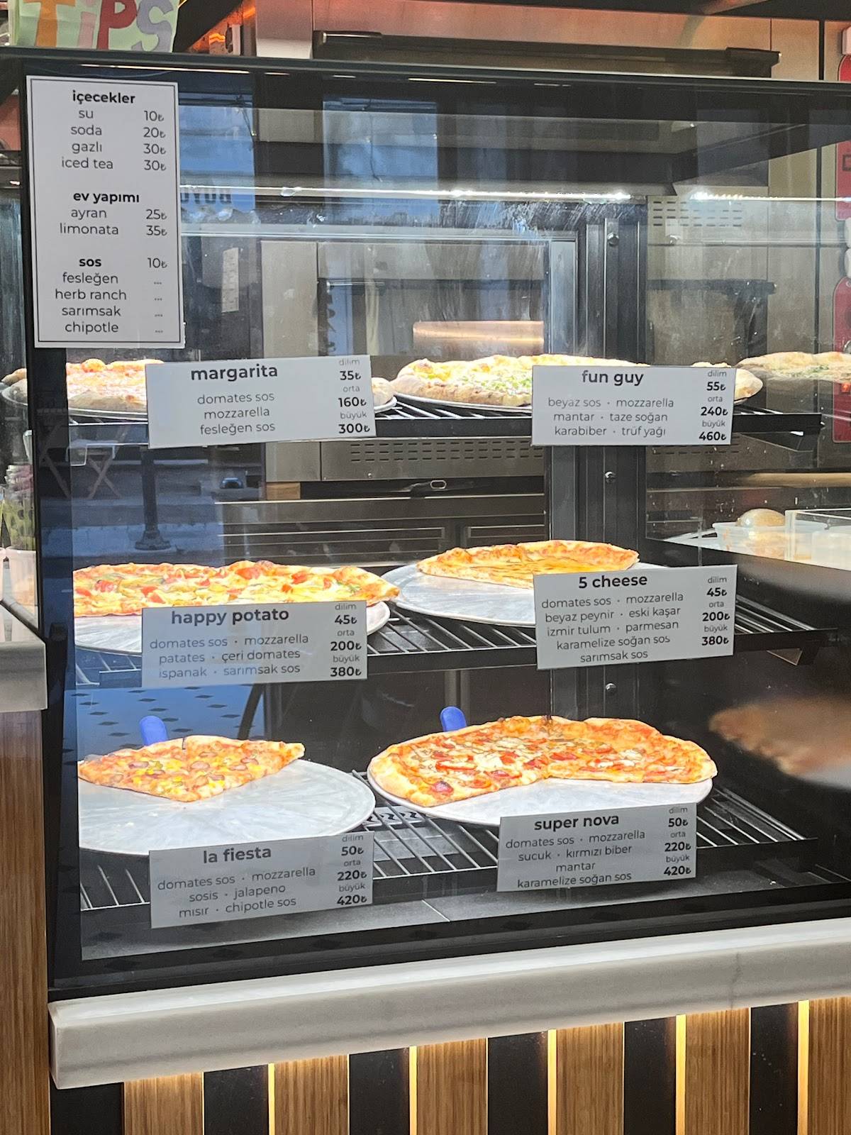 Menu at Everyday Pizza, Istanbul