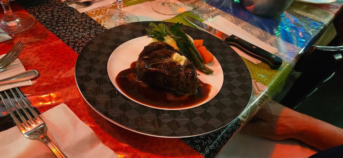 Menu at Grouchy Chef restaurant, Mukilteo