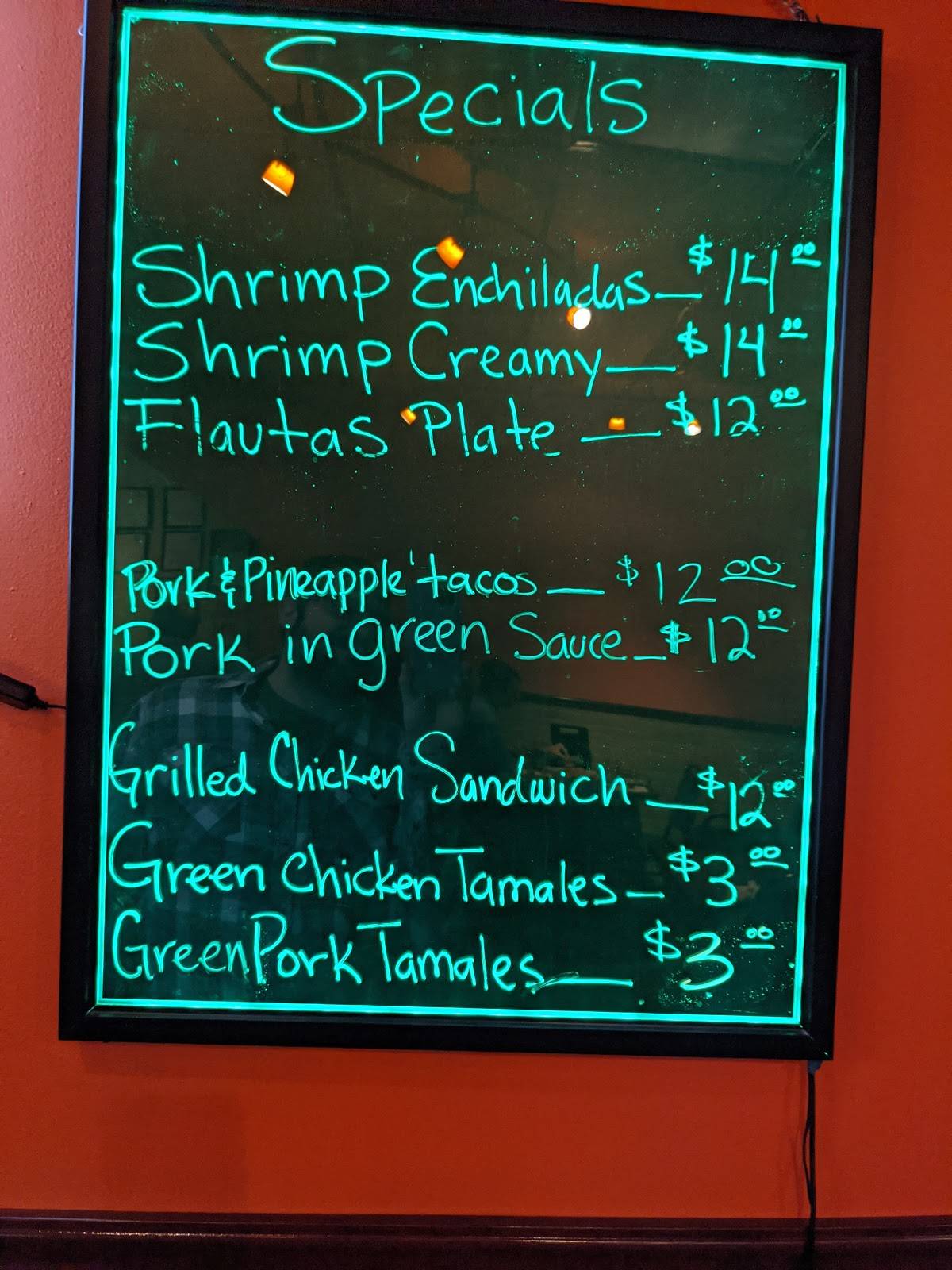 Menu at La Casa de Alberto pub & bar, Milwaukee