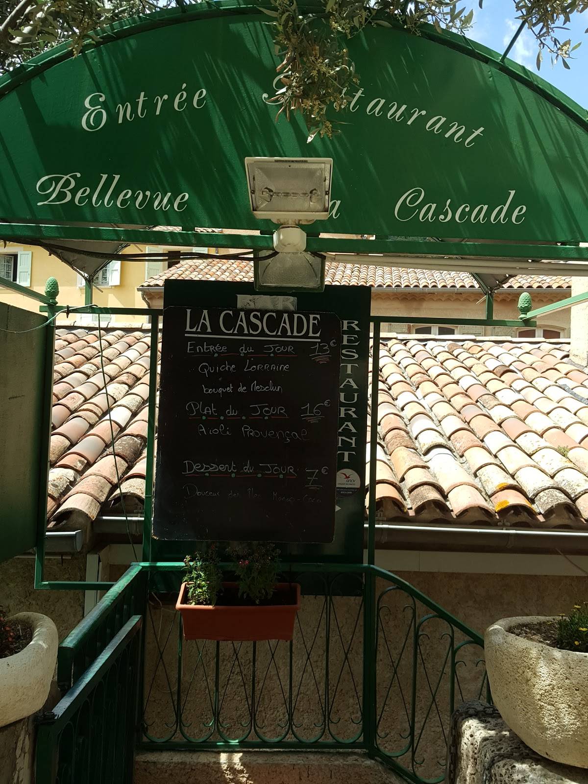 Menu au La Cascade restaurant, Moustiers-Sainte-Marie
