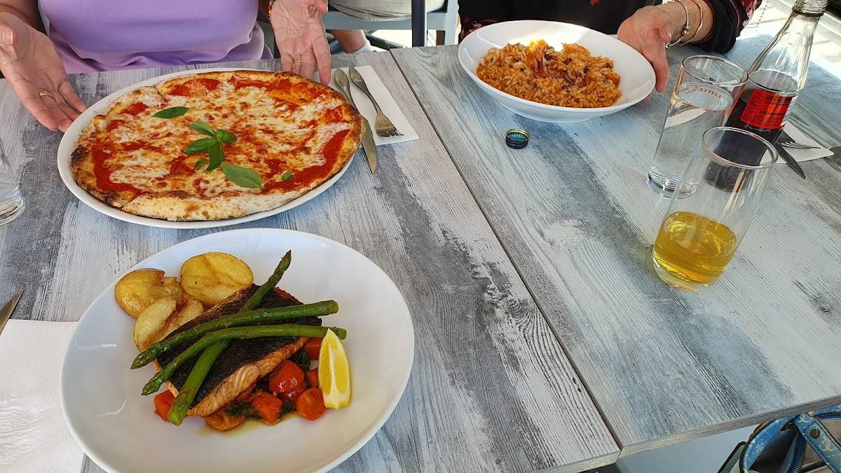 Menu at Lo Stretto Cafe Restaurant, Port Kembla