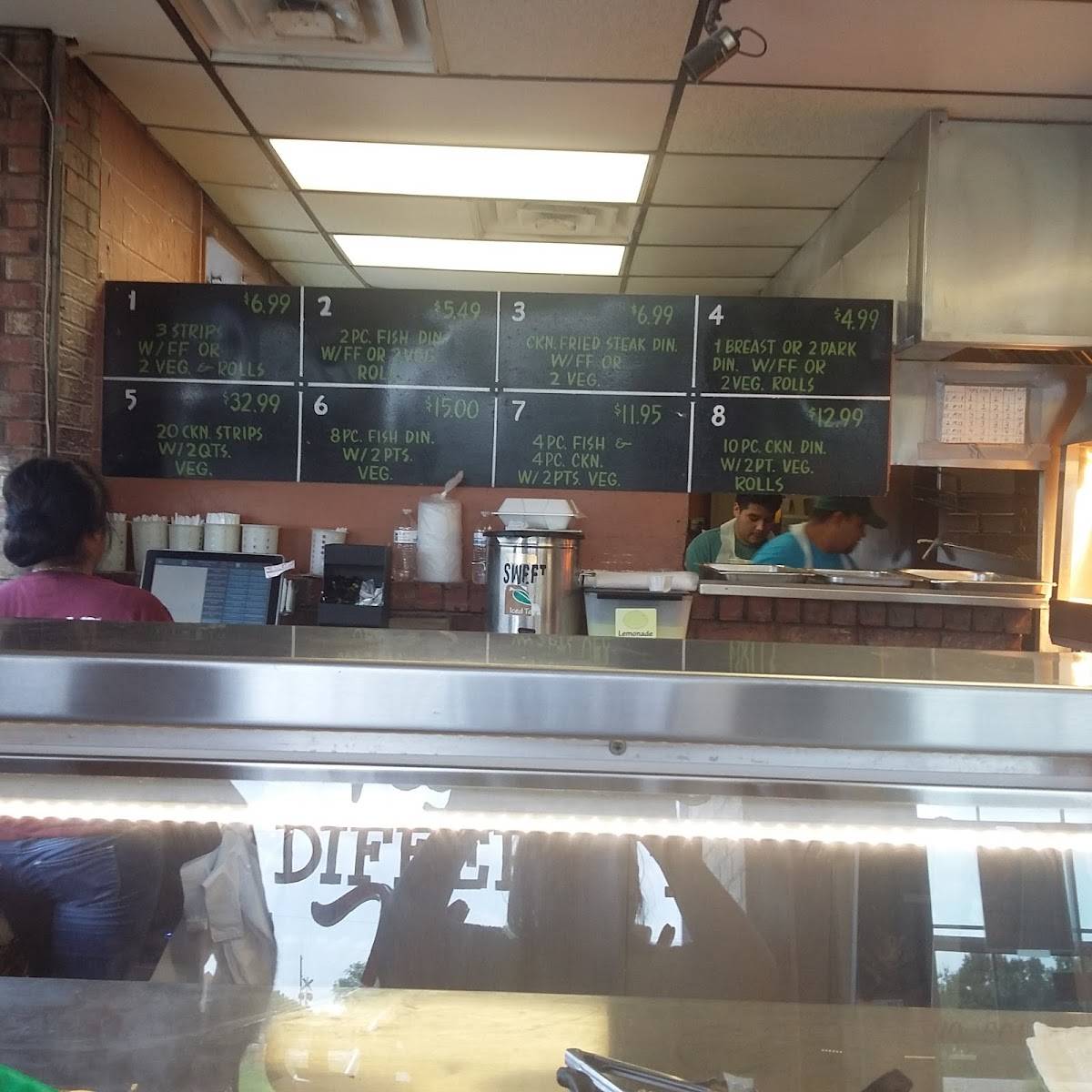 Menu at Pop's Fried Chicken fast food, Terrell