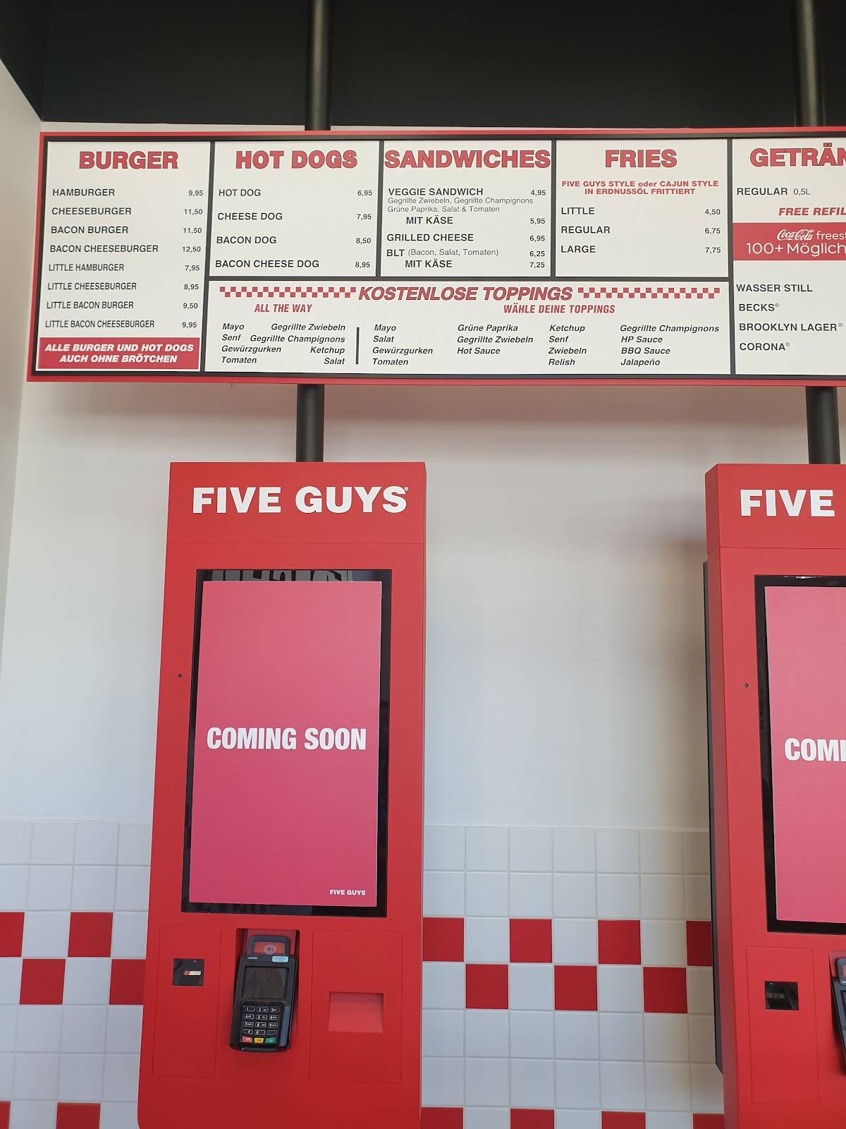 Speisekarte von Five Guys fast Food, Frankfurt am Main