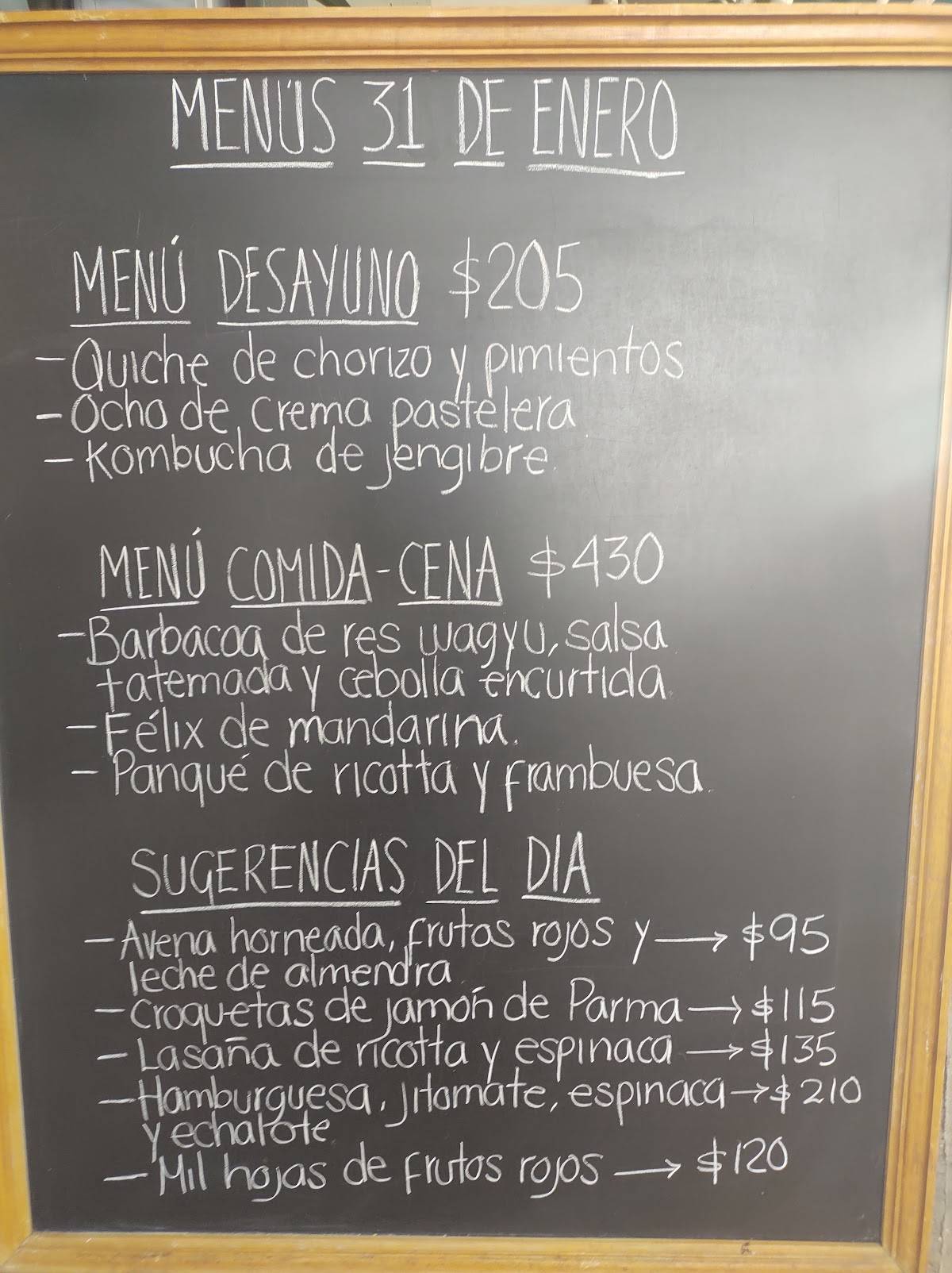 Menu at Lardo cafeteria, Mexico City