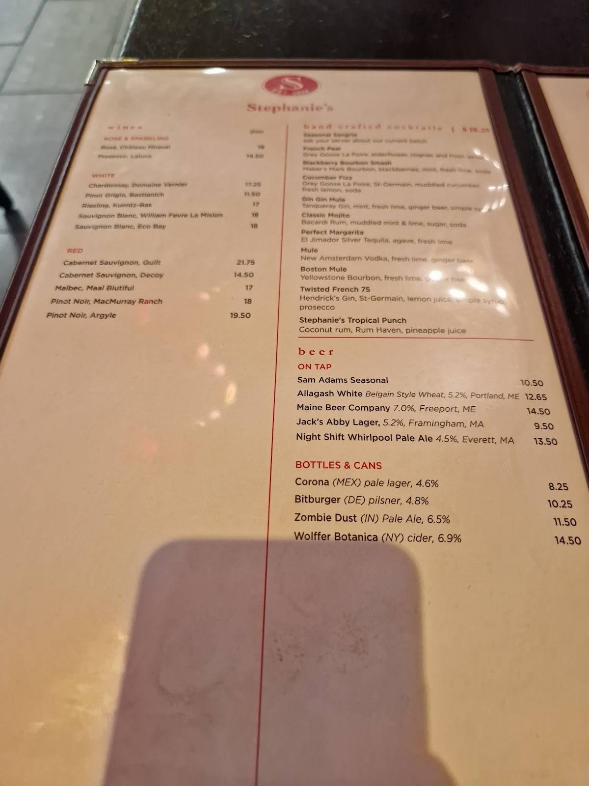 Menu at Stephanie's pub & bar, Boston, Logan Airport Terminal B
