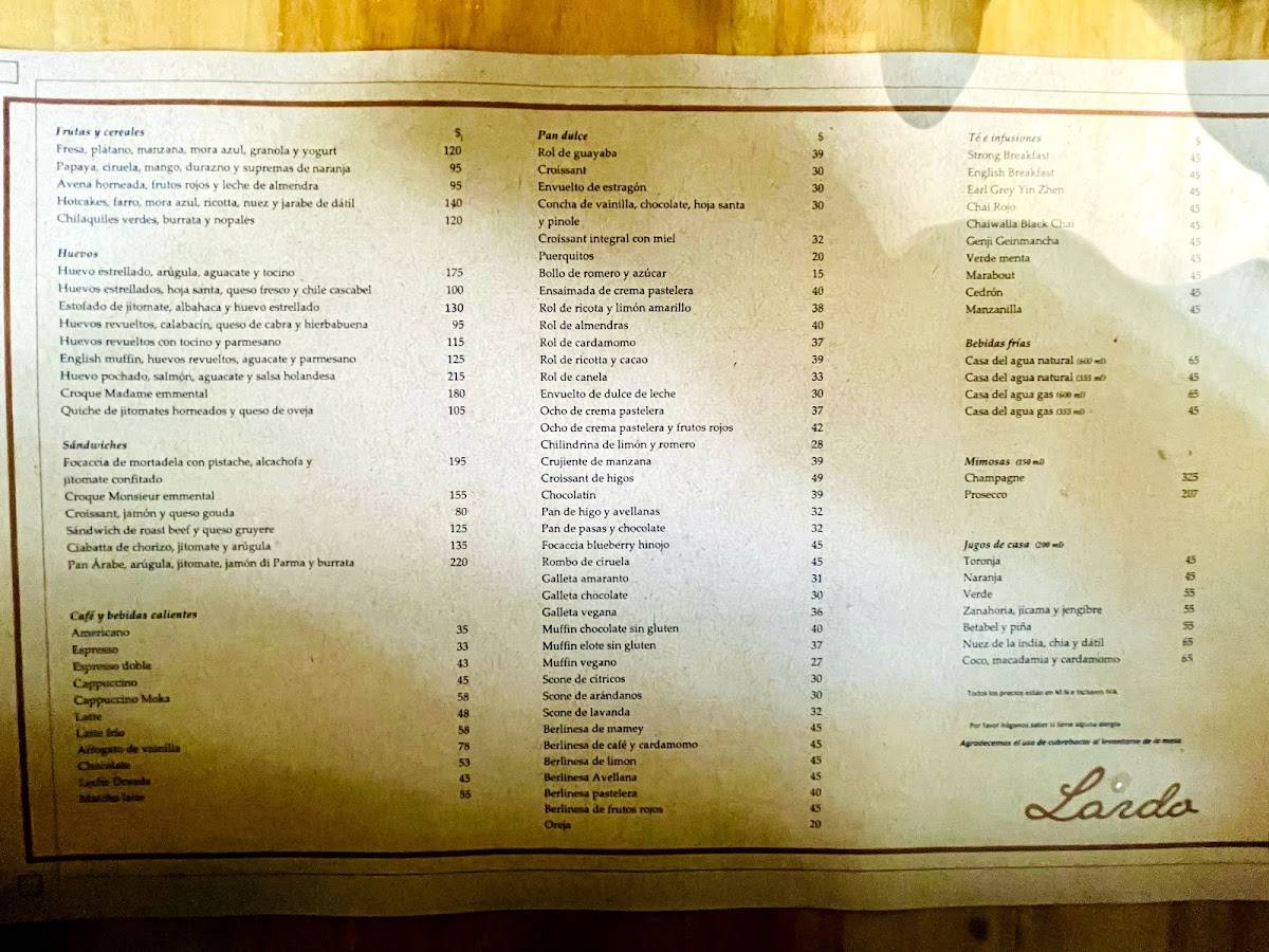 Menu at Lardo cafeteria, Mexico City