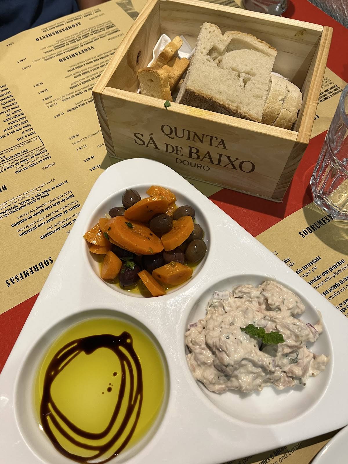 Menu at O Tonel restaurant, Tavira