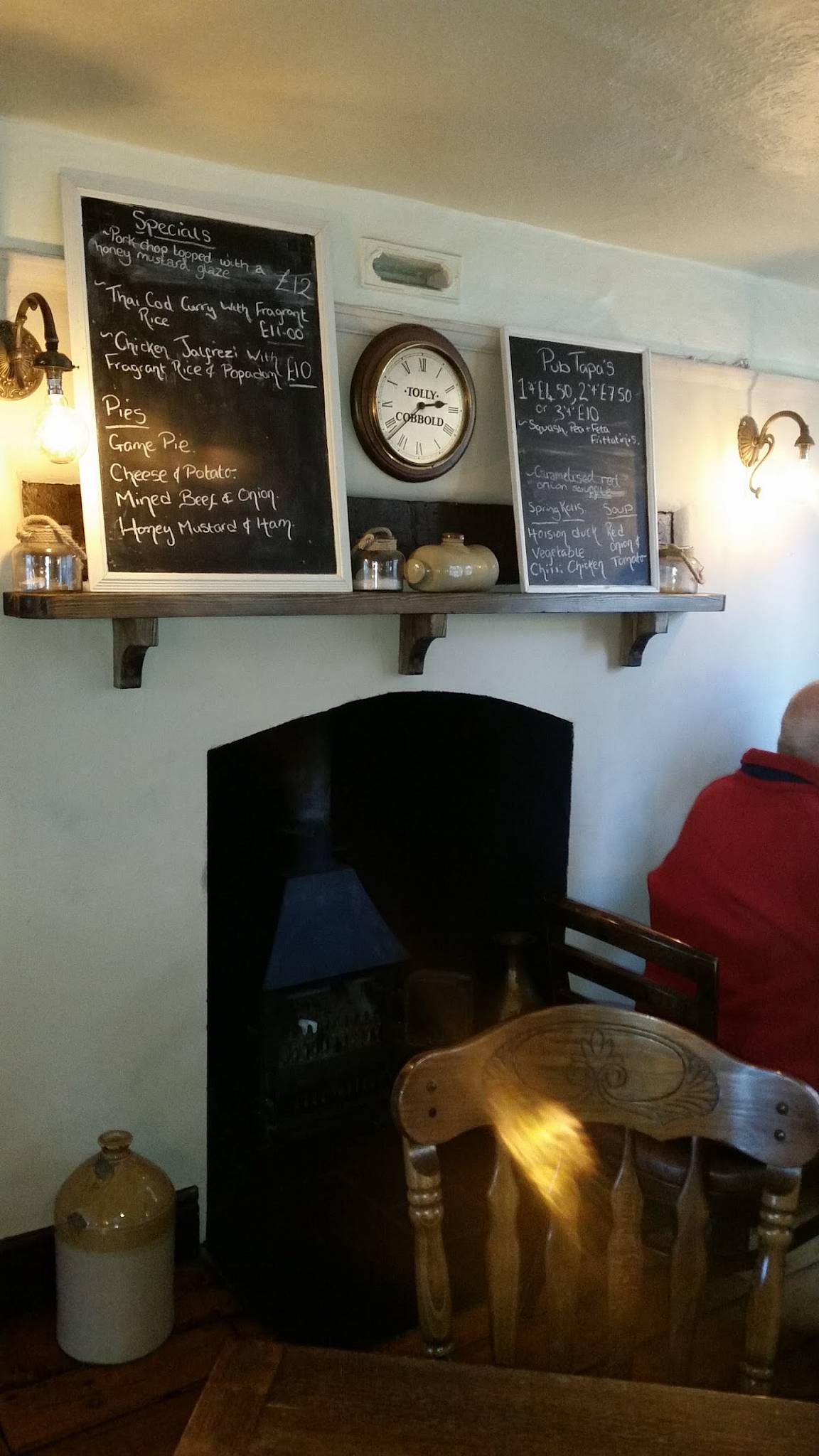 Menu at The Red Lion pub & bar, Woodbridge, 90 Thoroughfare