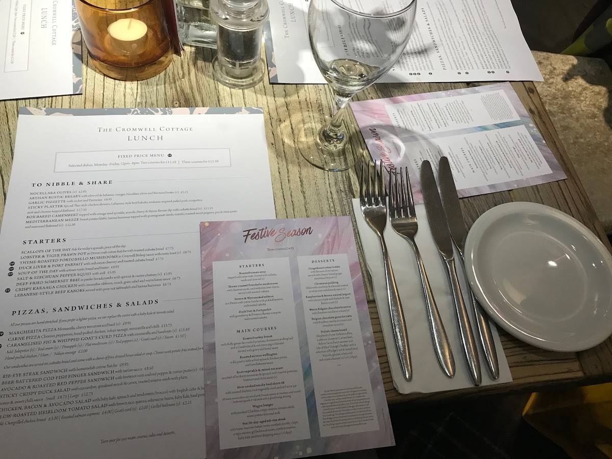 Menu at Cromwell Cottage Northampton pub & bar, Northampton