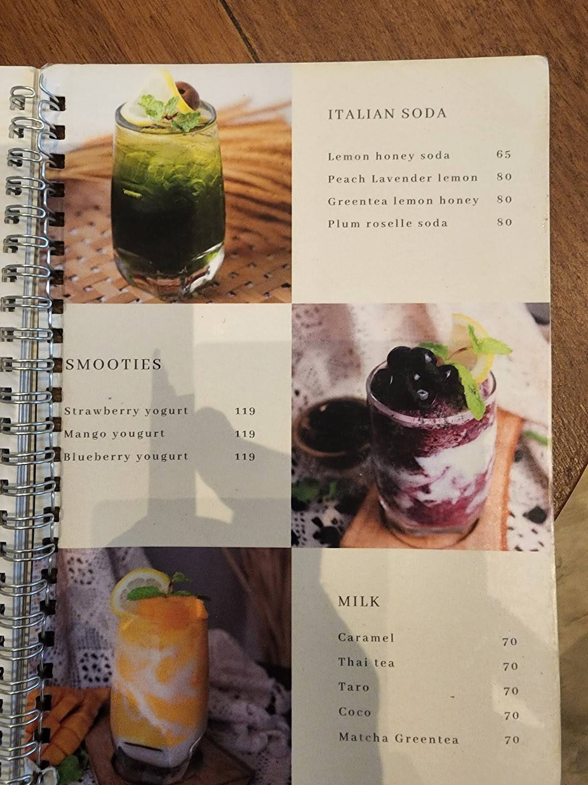 Menu at Hom’s house บ้านของหอมขนมไทย desserts, Huai Kapi