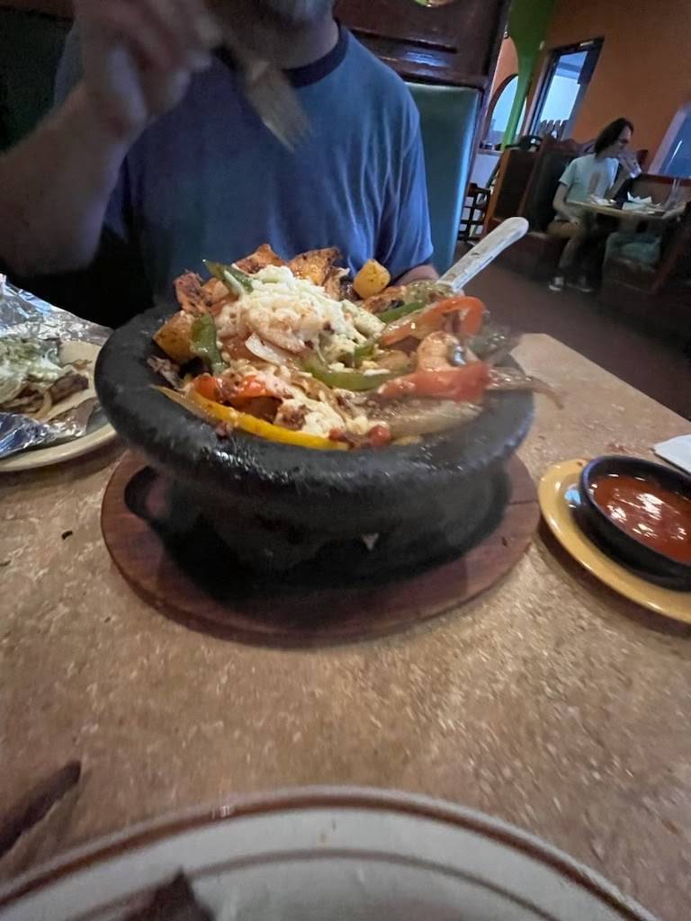 Menu at Leon's Grill Mexican Restaurant, Landen