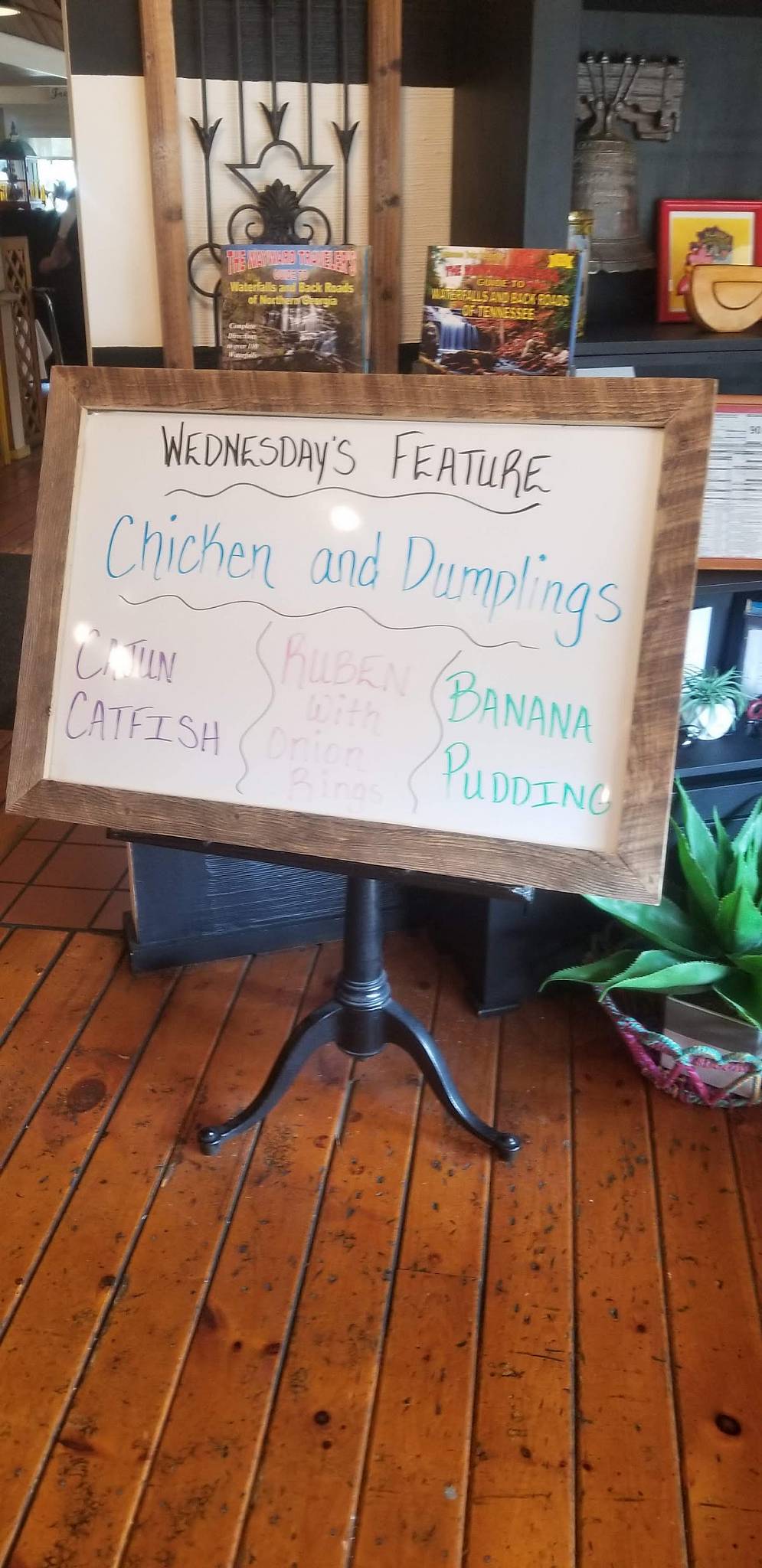 Menu at Cupboard Cafe & Gifts, Dillard