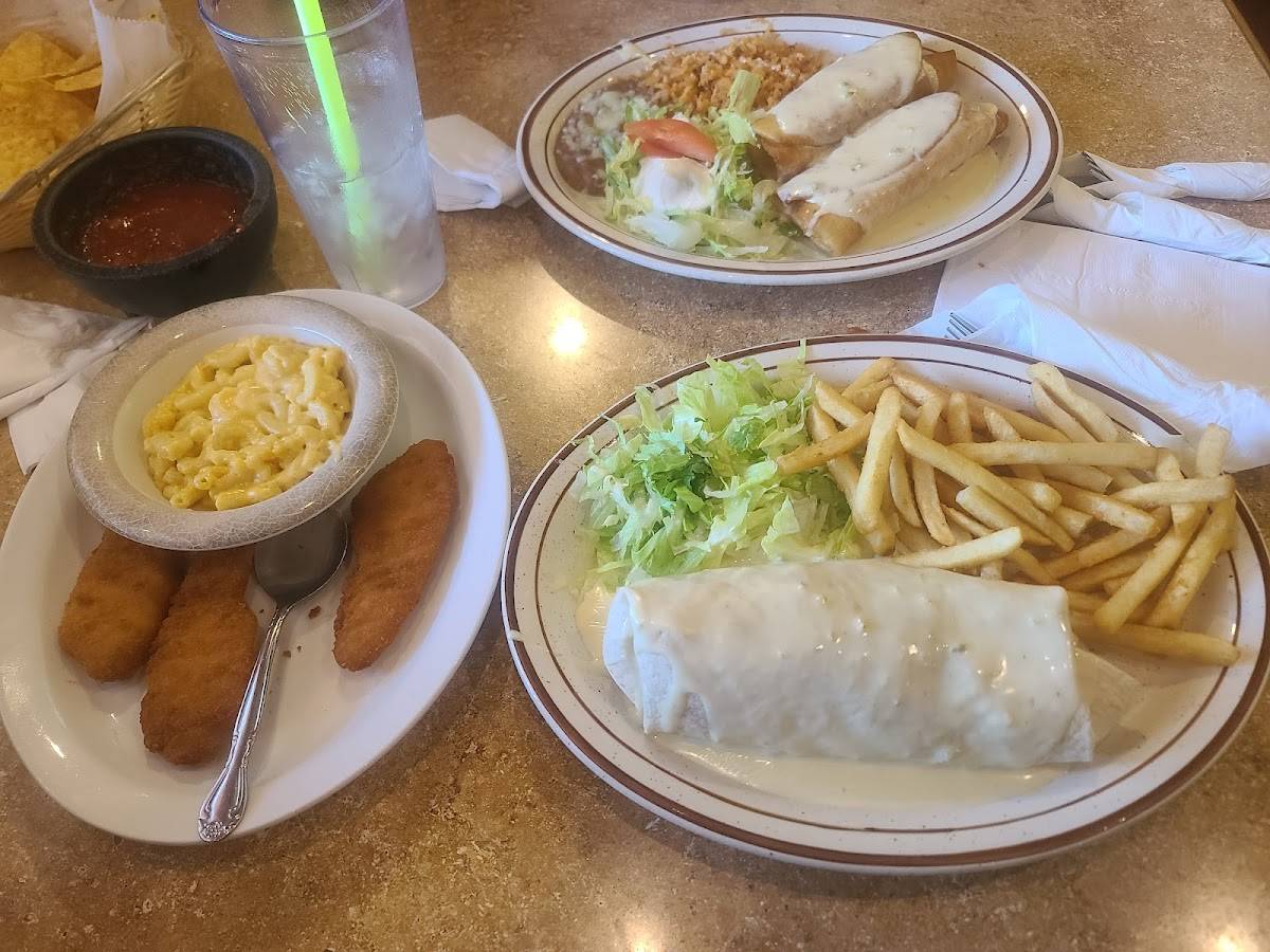 Menu at Leon's Grill Mexican Restaurant, Landen