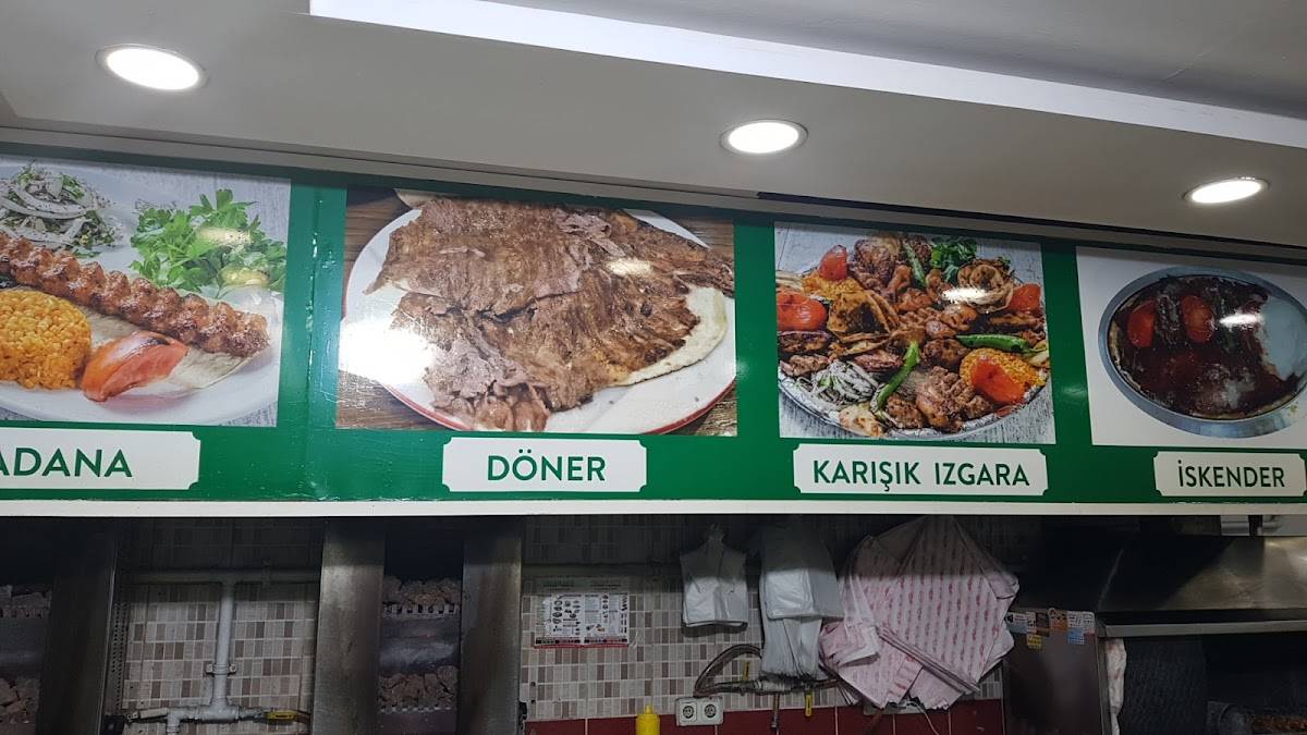 Carta de MEŞHUR M A U AHMET USTA KEBAP LAHMACUN PİDE DÖNER, Estambul