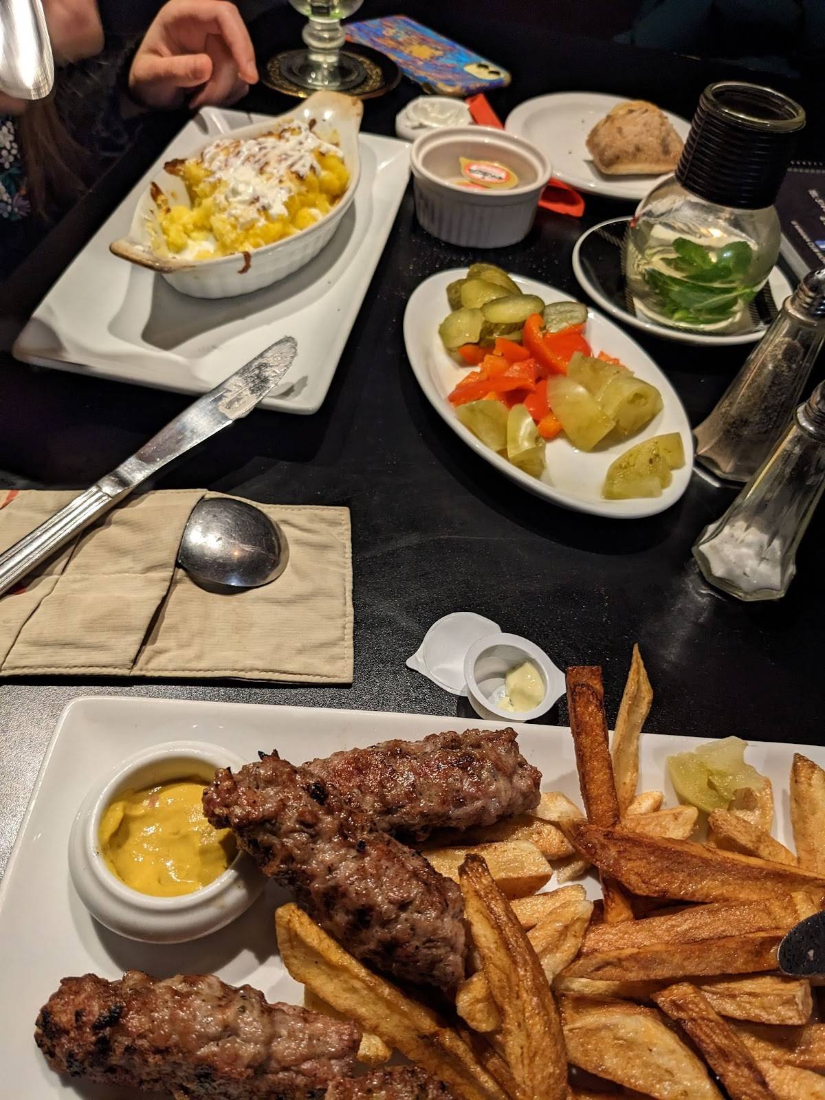 Menu at Mamaia Resto Lounge Bar, Montréal
