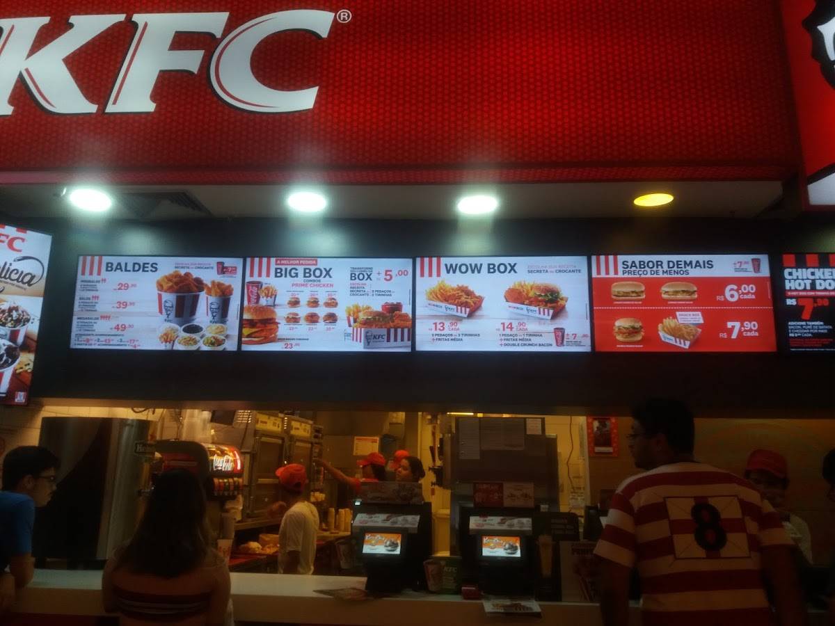 Menu em KFC restaurante, Fortaleza, Av. Washington Soares