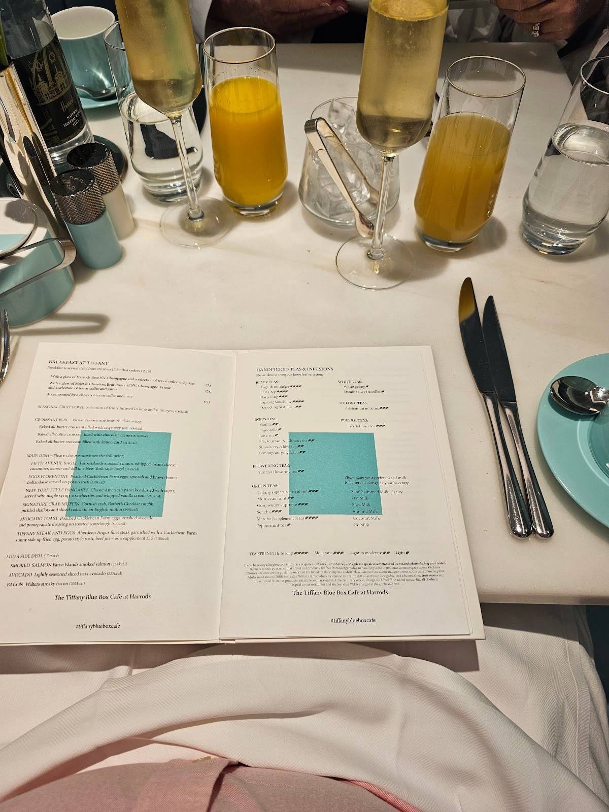 Carta de The Tiffany Blue Box Cafe at Harrods, Londres