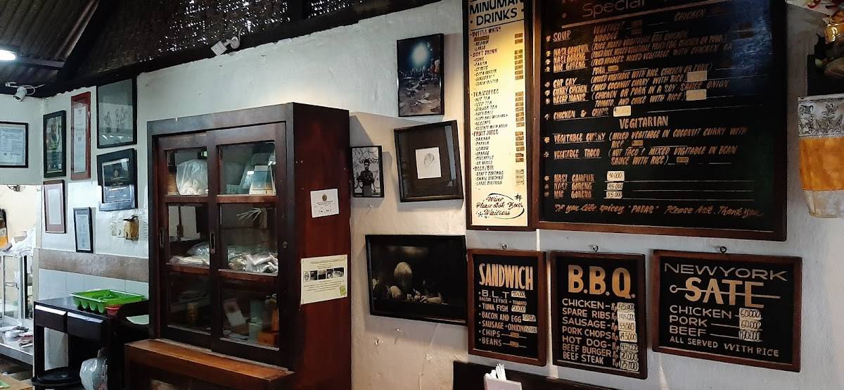 Menu at Naughty Nuri's Ubud restaurant, Ubud