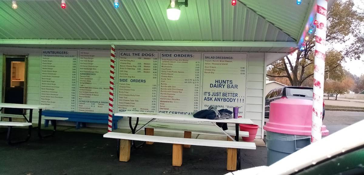 Menu at Hunt's Dairy Bar, Farmington, 403 Sainte Genevieve Ave