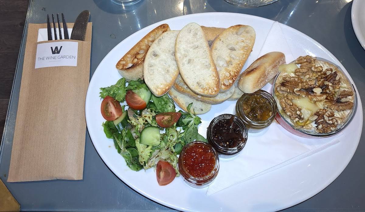Menu at Hallmark Jewellers & The Wine Garden pub & bar, Fareham
